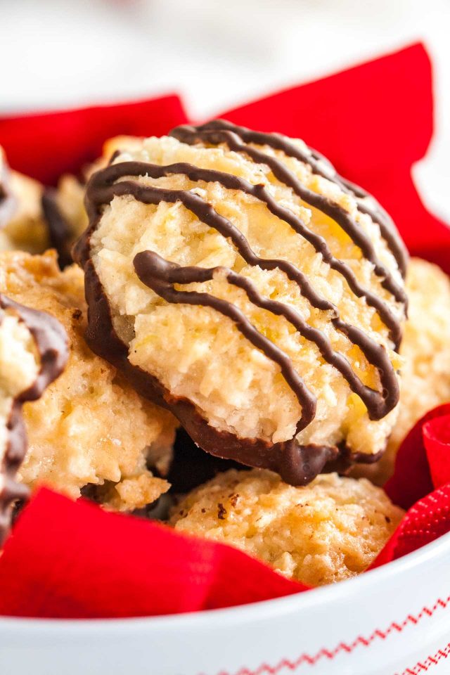 Easy Coconut Macaroons Recipe Kokosmakronen Plated Cravings