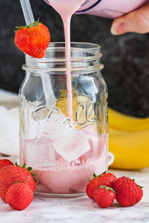 Strawberry Banana Yogurt Smoothie - Plated Cravings