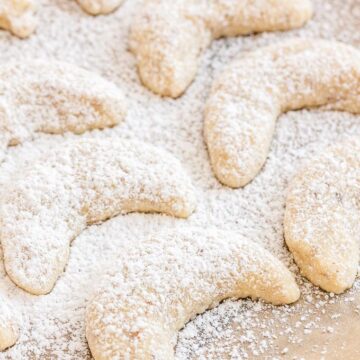 Vanillekipferl (German Vanilla Crescent Cookies) - Plated Cravings